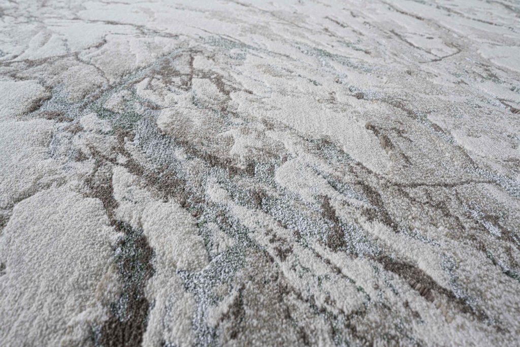 Quartz Stunning Grey Crackled Effect Rug With Hints Of Green 083-0001-6141